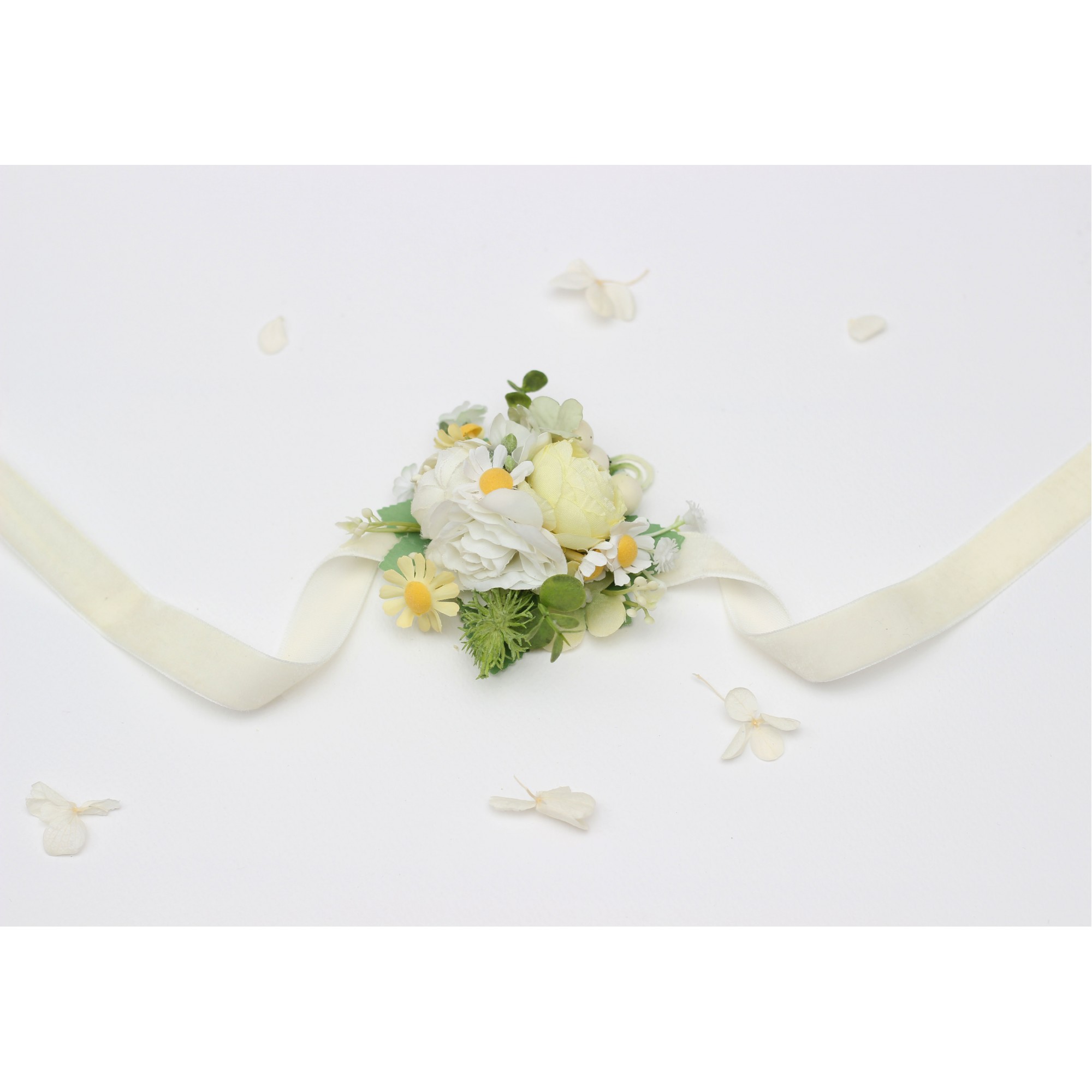 White, Yellow, Green Boutonnieres & Corsages – Spring-Summer Wedding ...