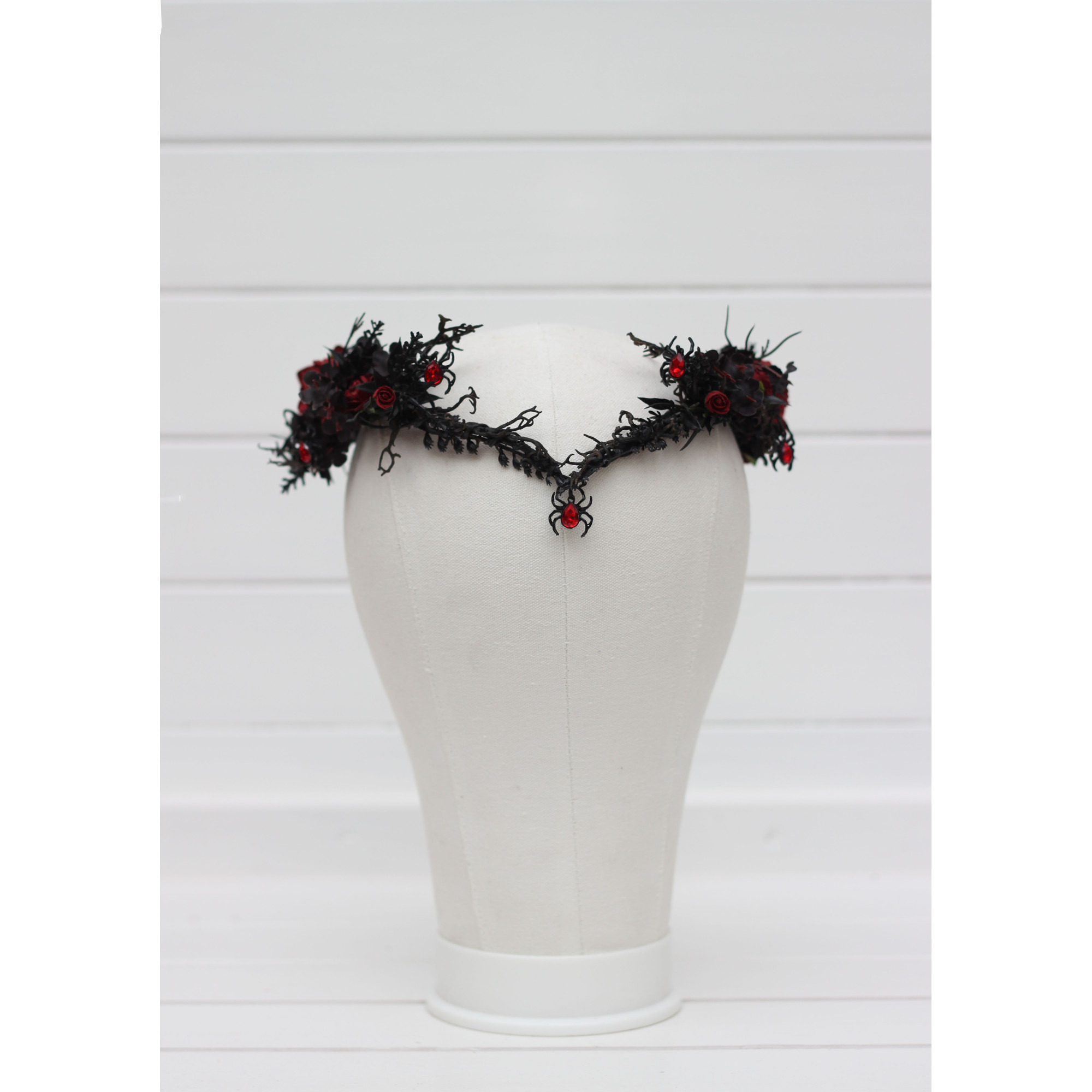 Spider Queen V-Shaped Crown – Burgundy & Black Witch Circlet for Cosplay